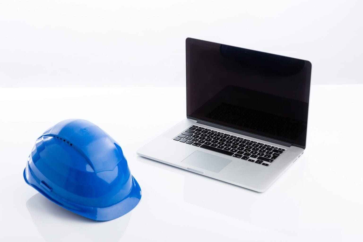 Vessel IT Support - Makes maritime IT work